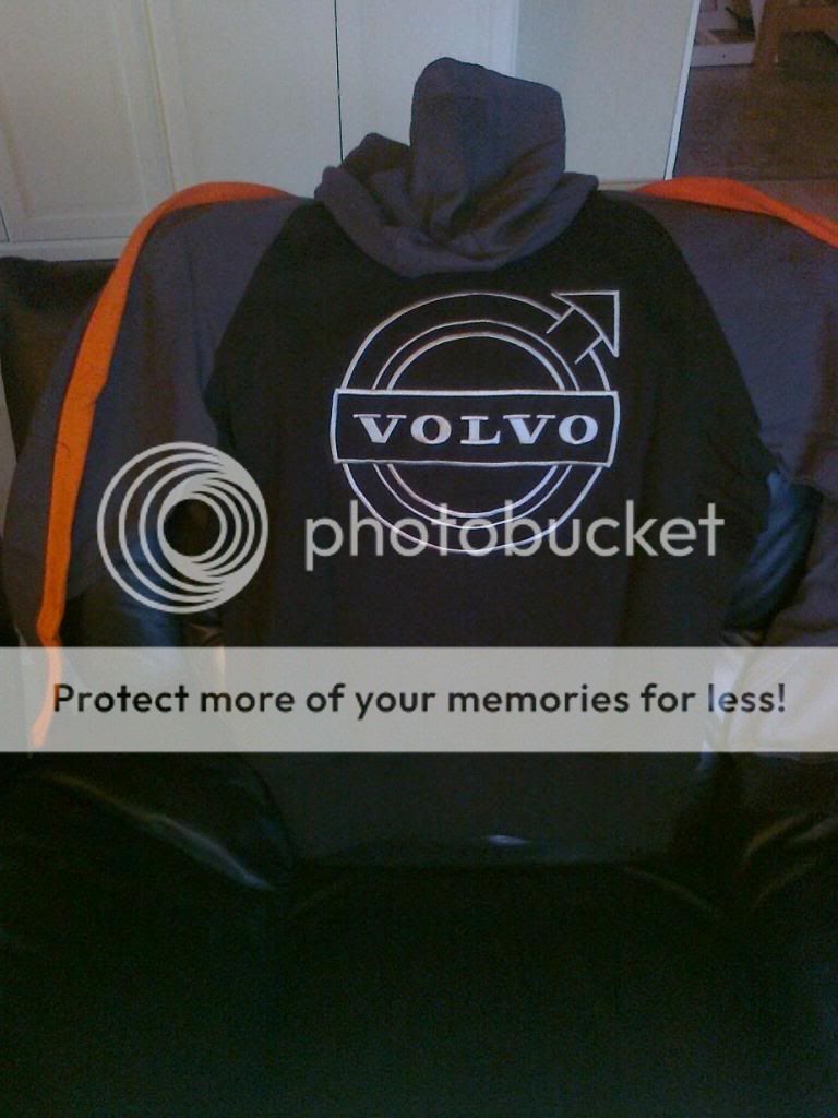 Volvo barne klær og barnestol.