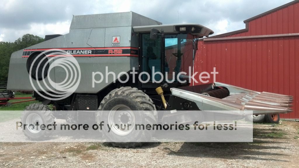 Viewing a thread - Bought our First Combine - Gleaner R52 (with ...